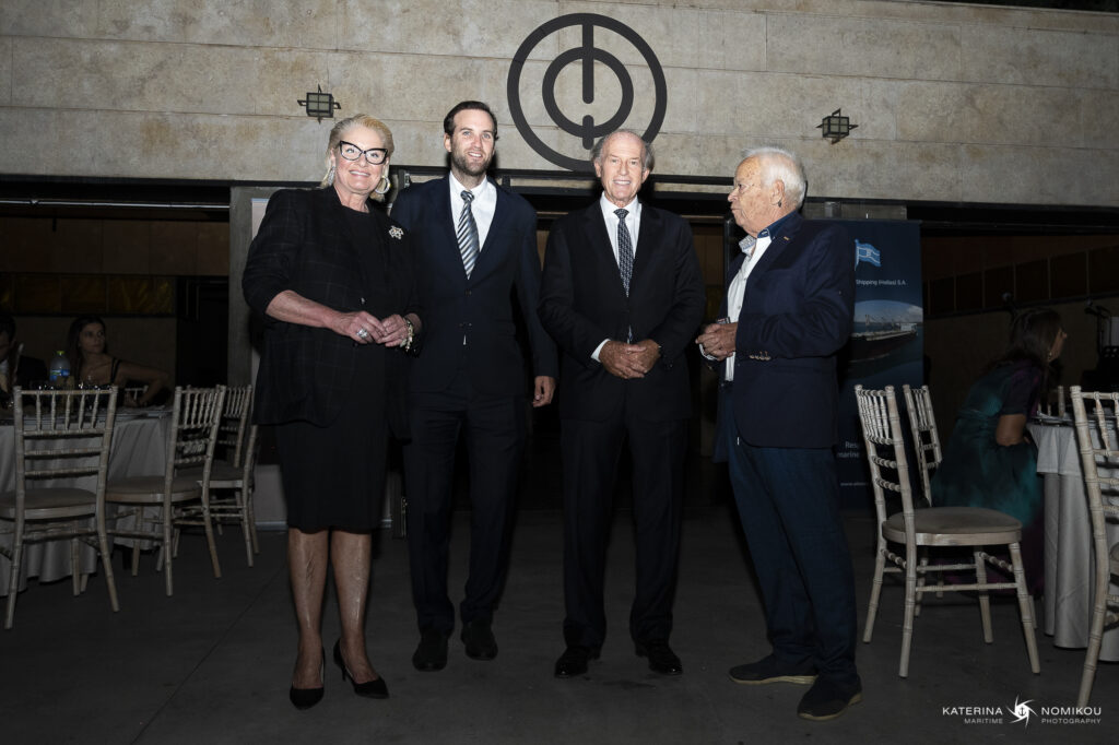 TSAVLIRIS SALVAGE GROUP βραβεύτηκε με το “Vaporia Awards 2024” – Piraeus365