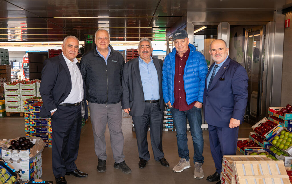 Επίσκεψη του Γ. Χατζηθεοδοσίου στην Κεντρική Λαχαναγορά Αθηνών – Piraeus365
