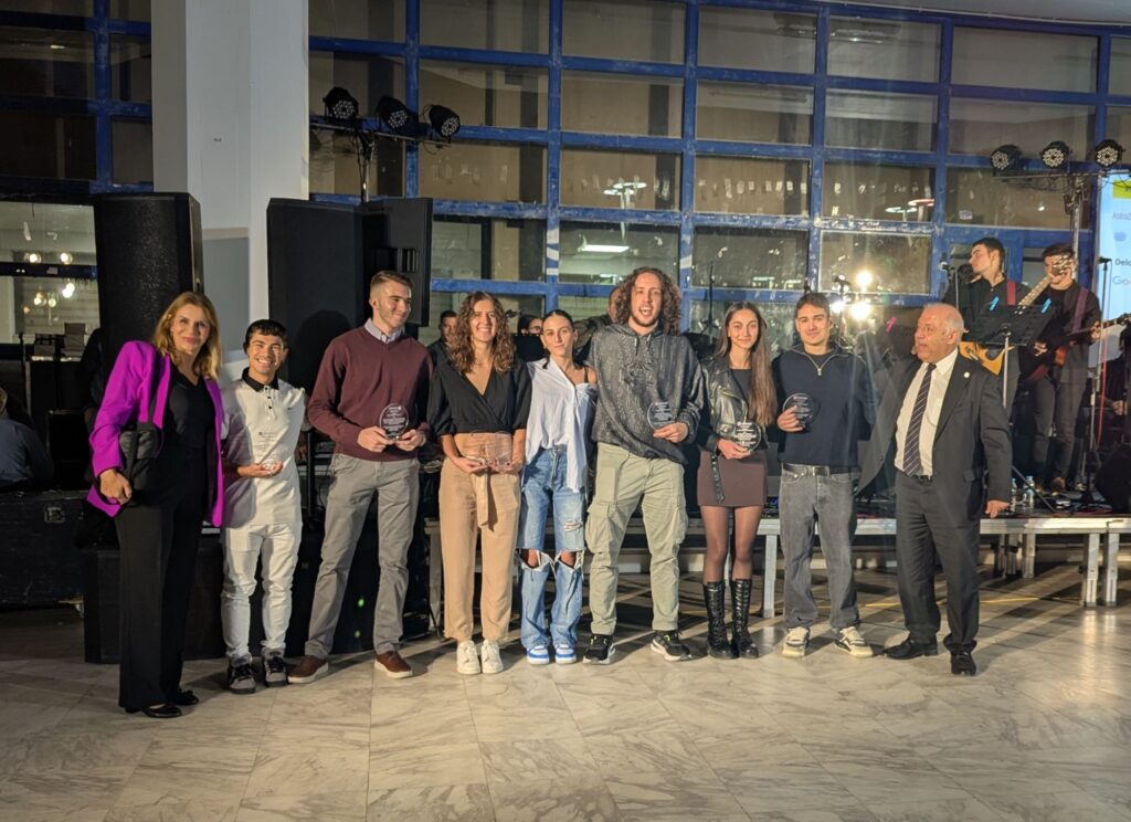 Το Πανεπιστήμιο Πειραιώς καλωσορίζει τους νεοεισερχόμενους φοιτητές του ...